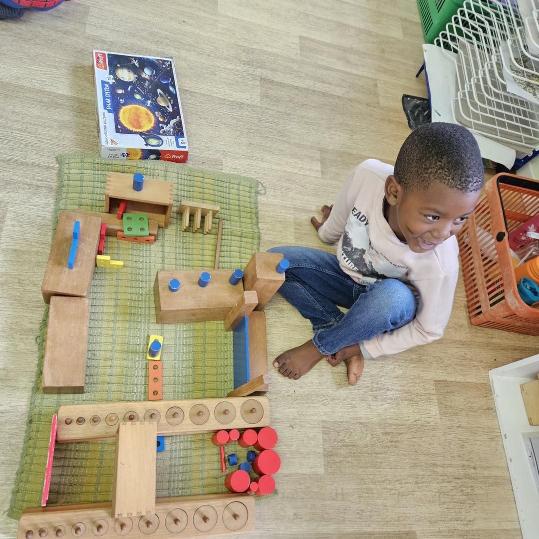 Open-ended work/play with the Sensorial Materials - Montessori Life